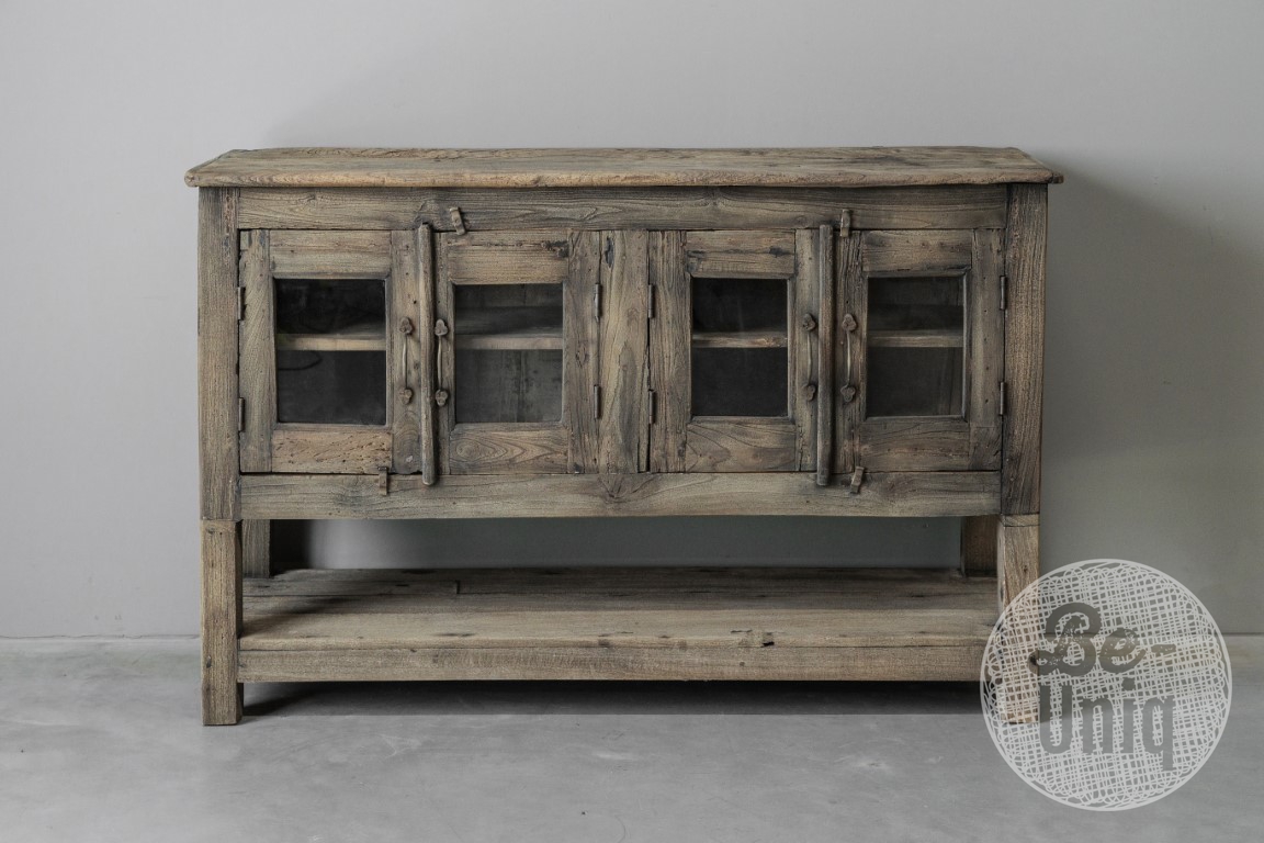 Oude sidetable - wandtafel | rustiek verweerd hout met deurtjes- Stoer ...