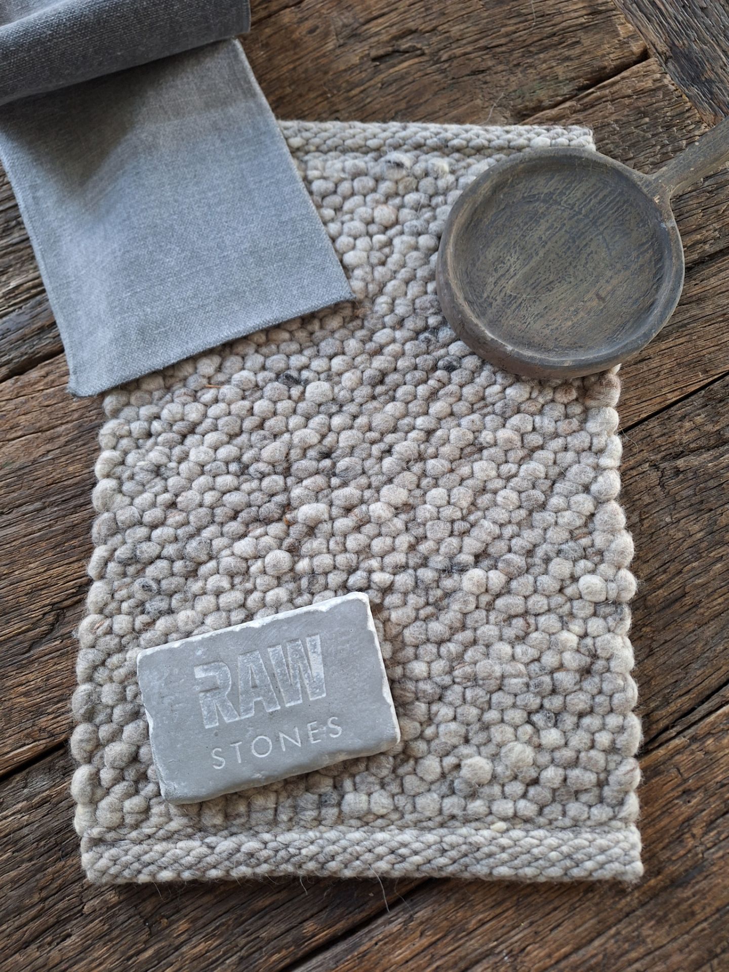 Vloerkleed handgeweven natuur wol grof Taupe- Stoer & Stijlvol