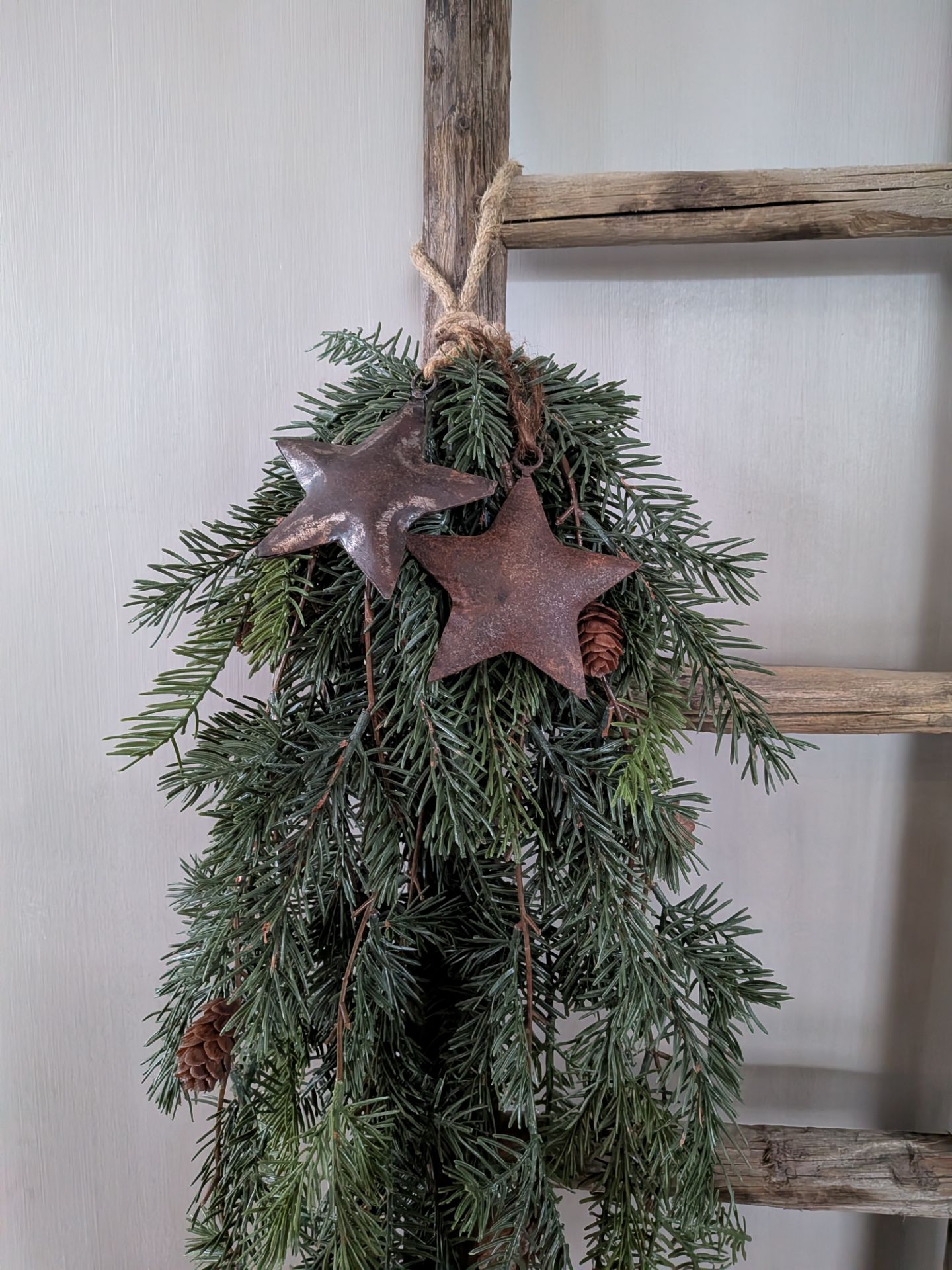 Kerst toef kunst Nobilis met dennenappeltjes & sterren- Stoer & Stijlvol